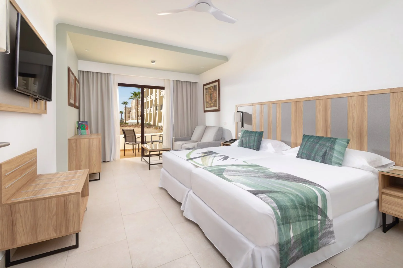 Riu karamboa store